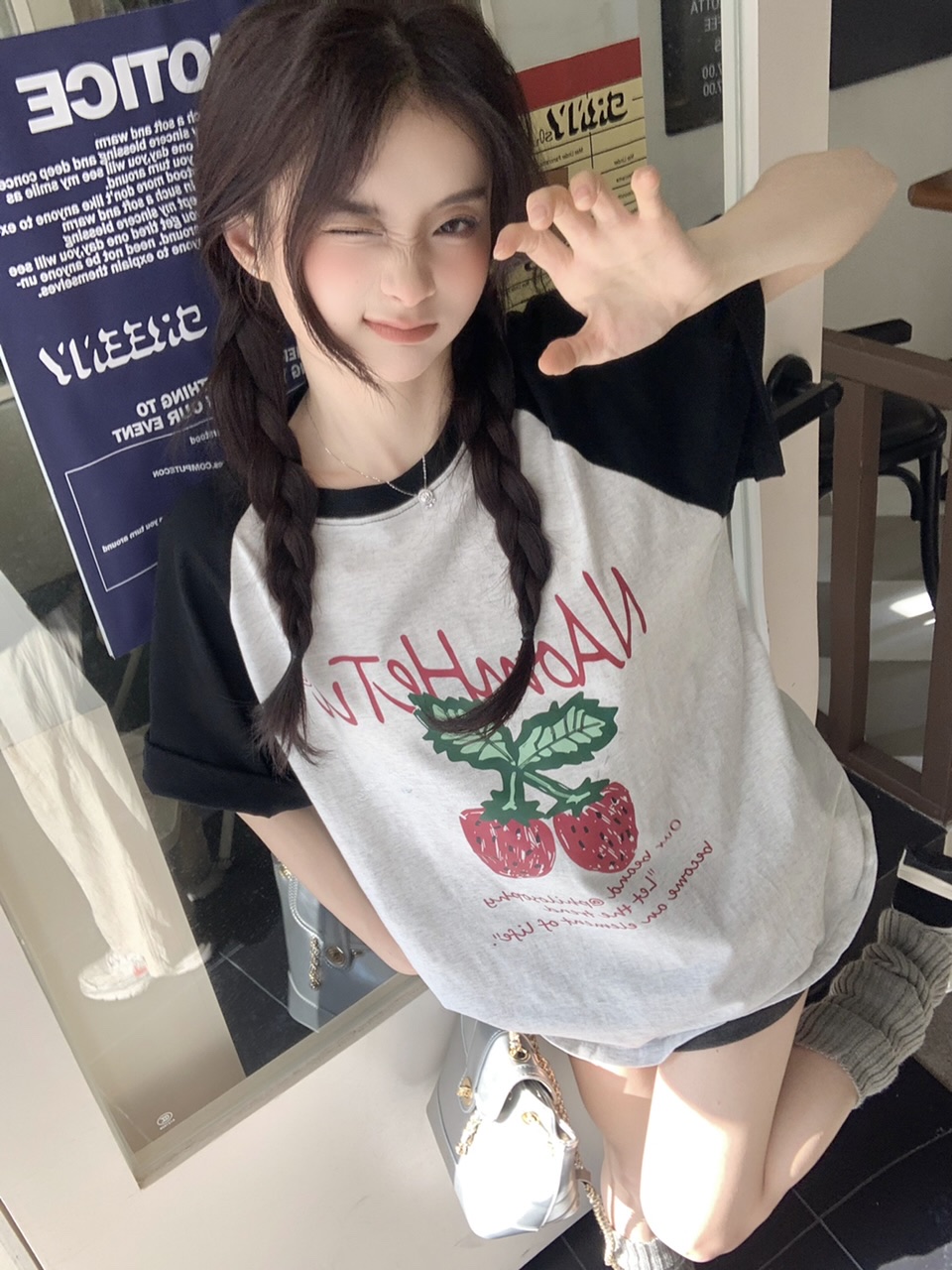 시크온미 여자 루즈핏 오버핏 롱 박스 배색 반팔티 딸기 레터링 프린트 박시 나그랑 반팔 롱티